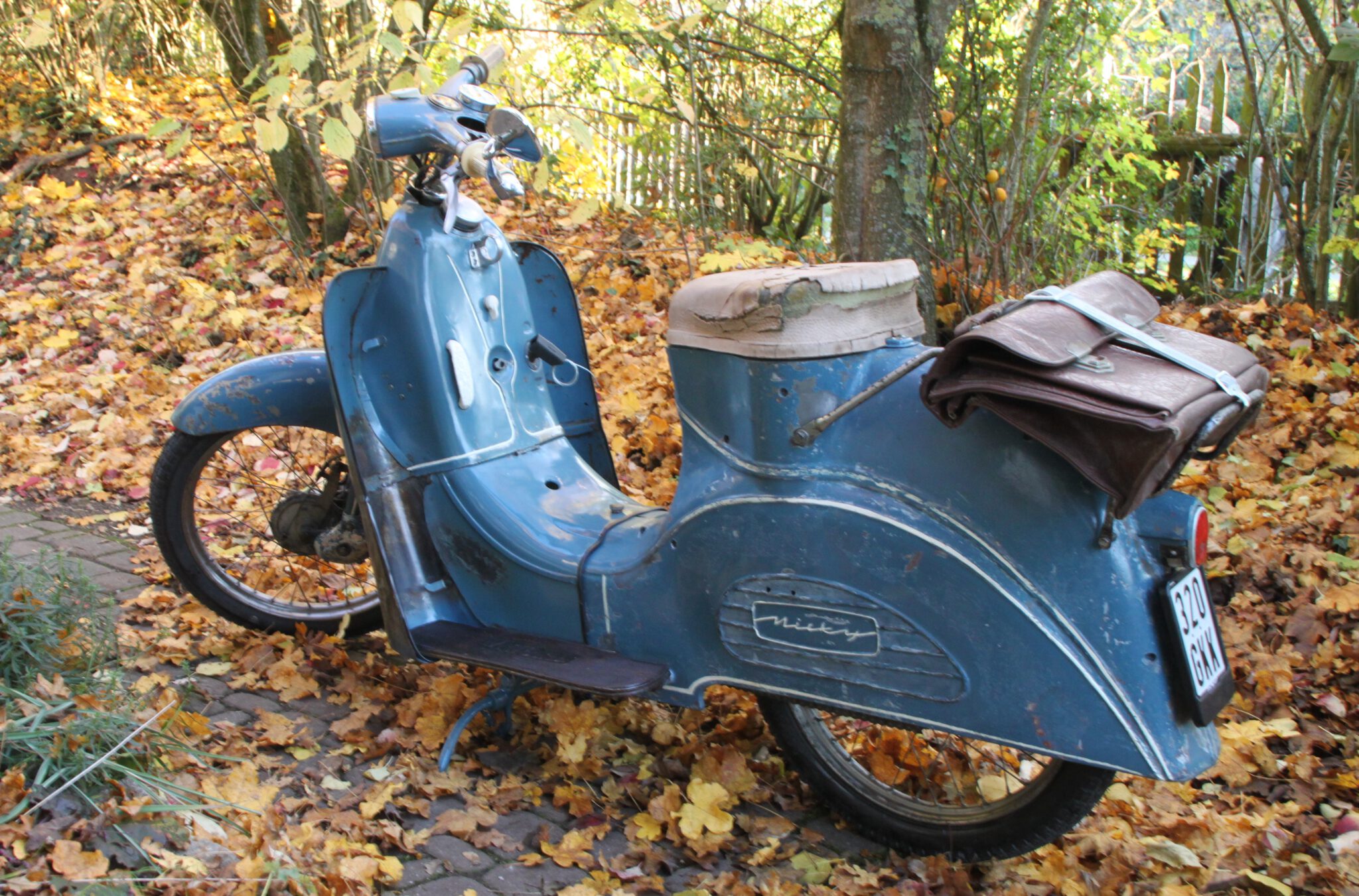 Victoria – Nicky-Roller, die Original-Restauration… – Victoria ...